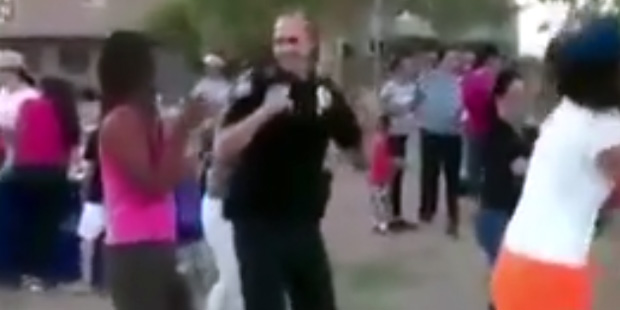 Shake it! Video of dancing Phoenix police officer goes viral