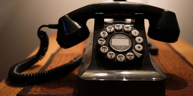 Arizona to offer seniors a free device to block phone scams