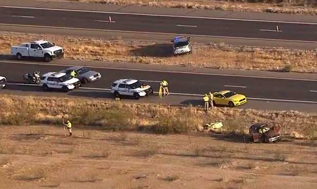 2 killed in rollover wreck on Phoenix-area freeway
