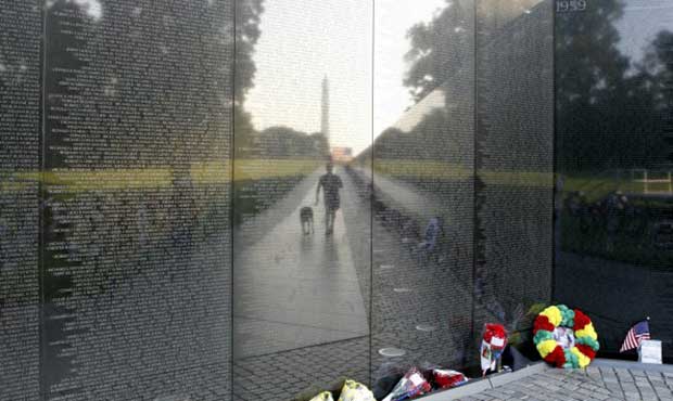 Commemorating the 35th anniversary of Vietnam Memorial Wall