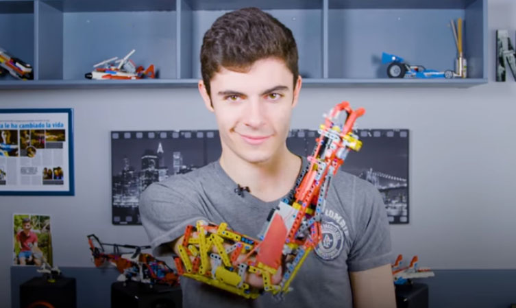 'A limb from Lego' - an 18-year-old built a prosthetic arm