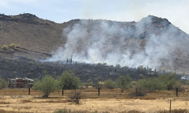 Firefighters keep north Phoenix brush fire from doing any damage