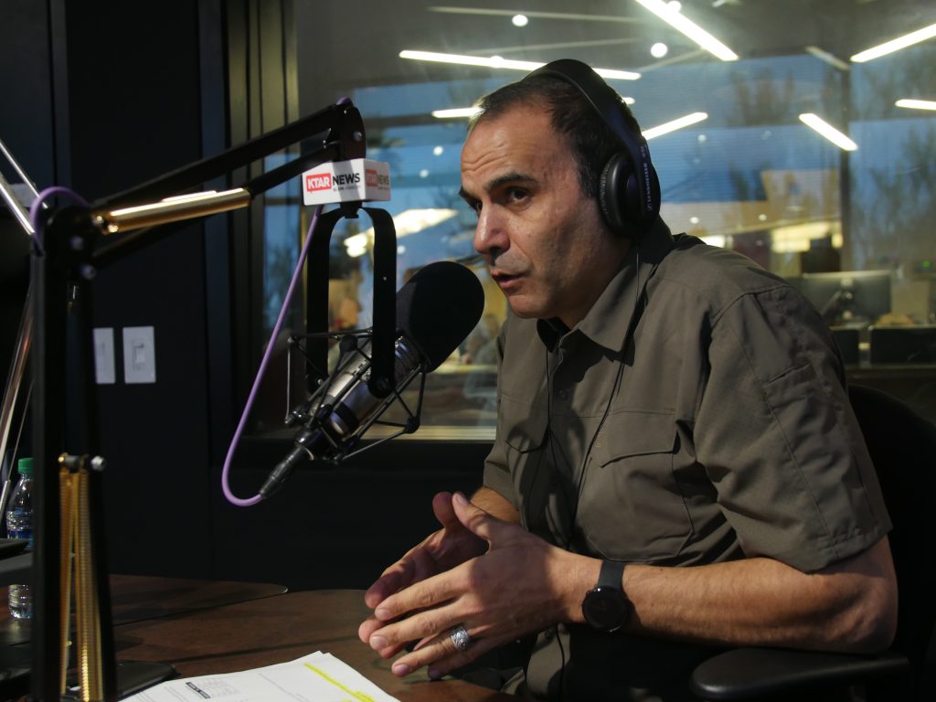 Penzone stands with Phoenix police chief on decision to fire officers