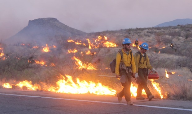 Evacuation orders lifted for Mescal Fire burning east of Phoenix