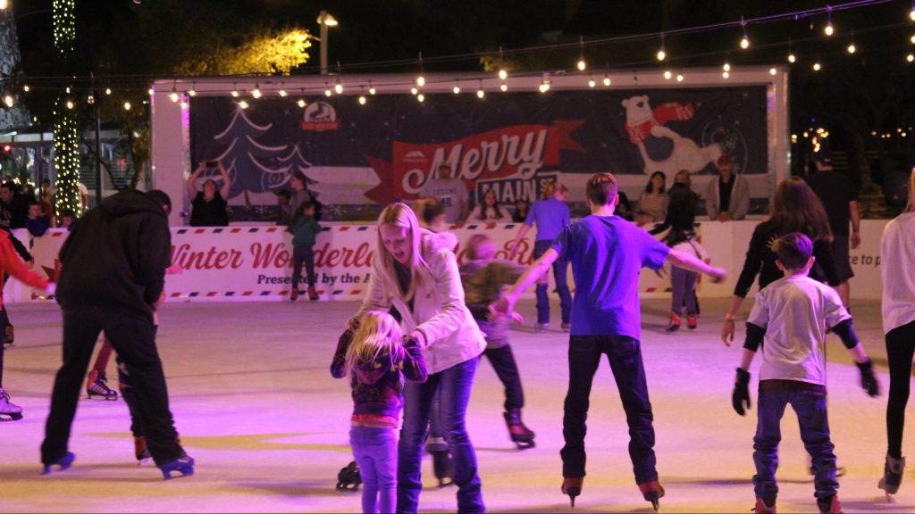 Merry Main Street kicks off the holiday season in Mesa on Friday - KTAR.com