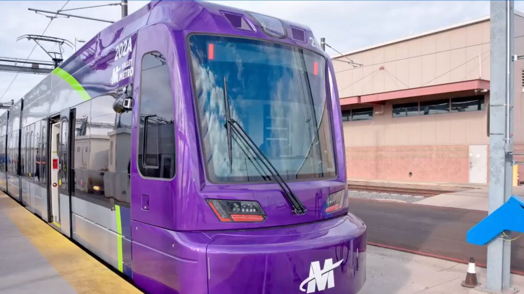 Valley Metro introduces new fleet of light rail vehicles - KTAR.com
