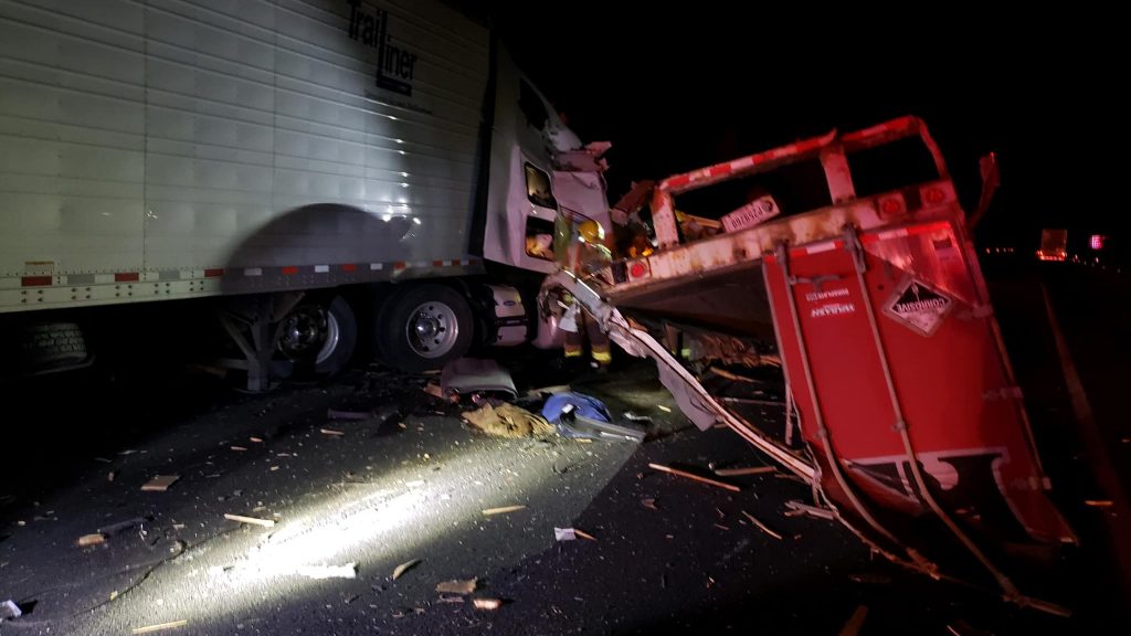3 injured after multiple tractor-trailers wreck in northern Arizona ...