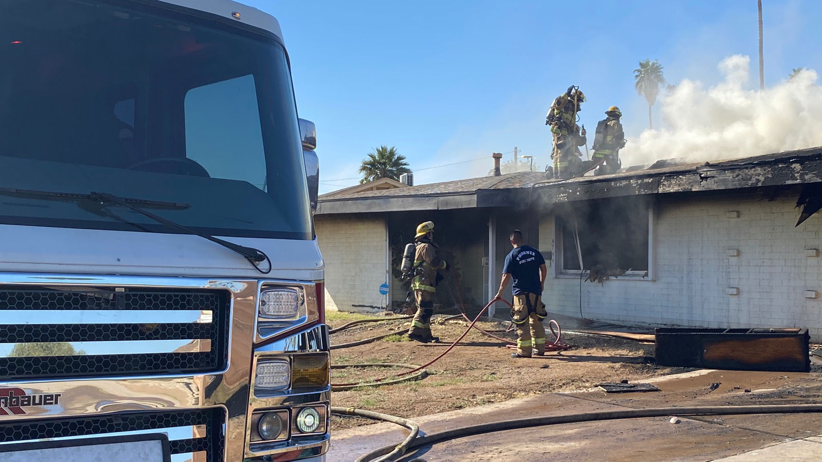 Man killed in house fire near border of Phoenix and Glendale - KTAR.com