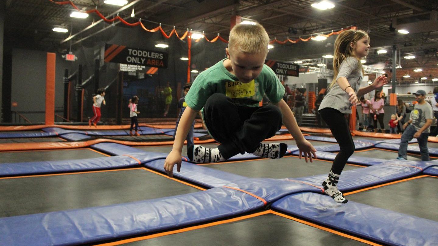 Sky Zone trampoline park to host grand opening party in Phoenix Saturday