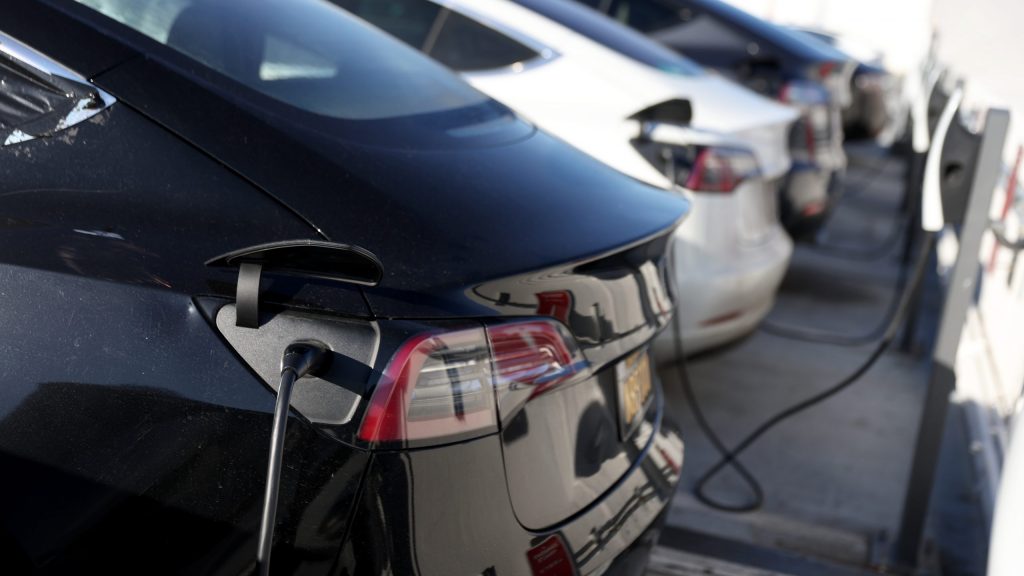 Phoenix OKs roadmap to have 280K electric vehicles on the road by 2030