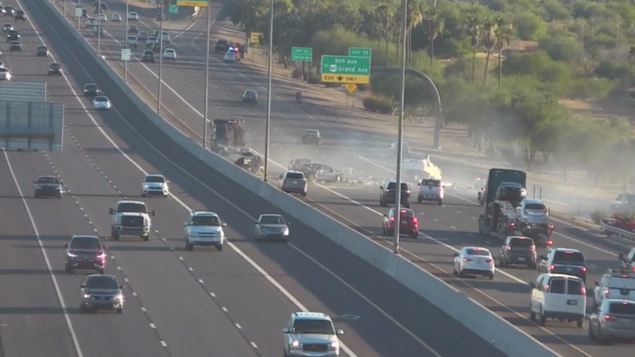 SB lanes in Loop 101 reopen after rollover crash blocks traffic