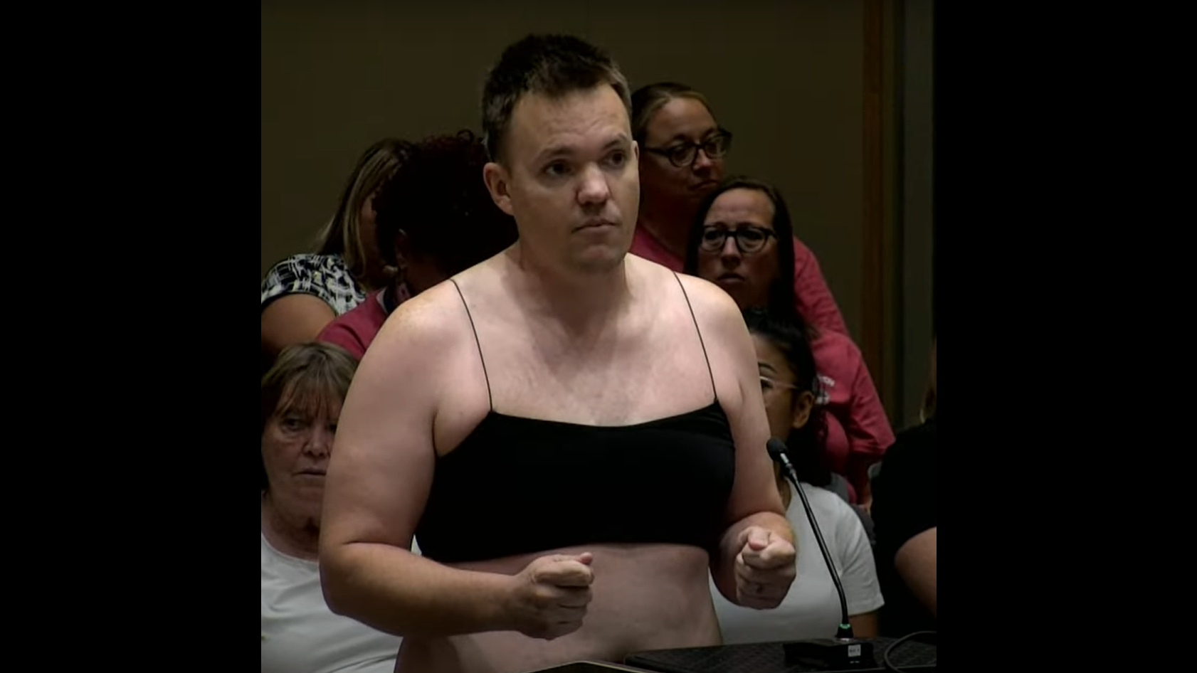 Father explains why he stripped down at Higley USD board meeting