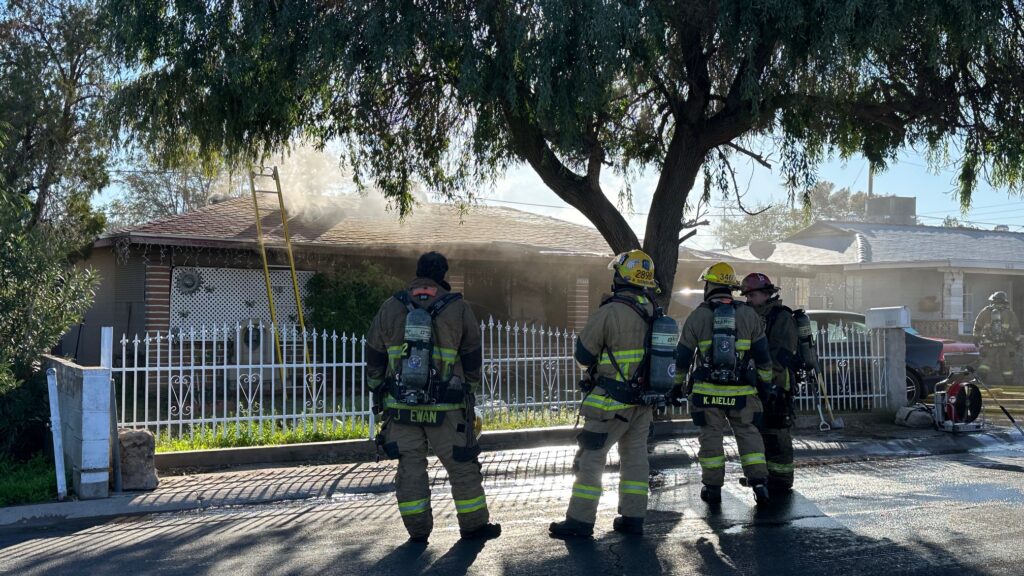 Phoenix house fire destroys home, displaces family of 4