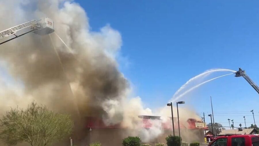 Abandoned restaurant catches fire in Phoenix