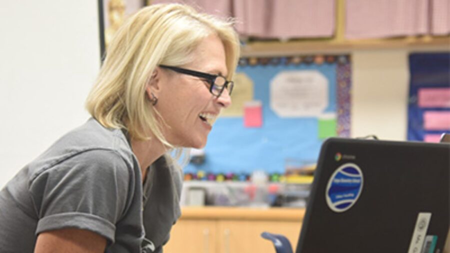 Tempe elementary school teacher wins July's teacher tribute award
