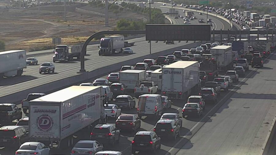 Crash on Interstate 10 backs up traffic in West Valley for miles