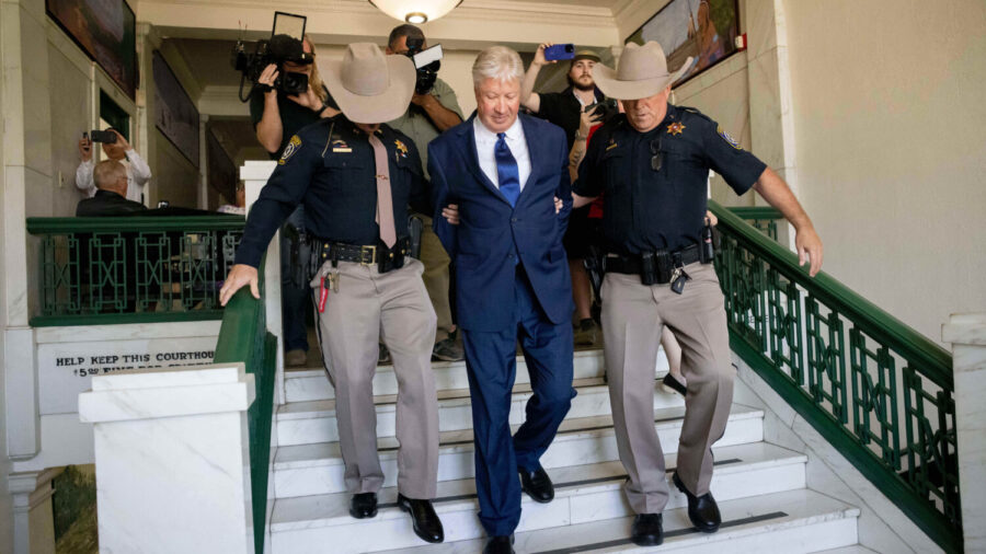 Texas megachurch pastor Robert Morris is free after 6 months in an ...
